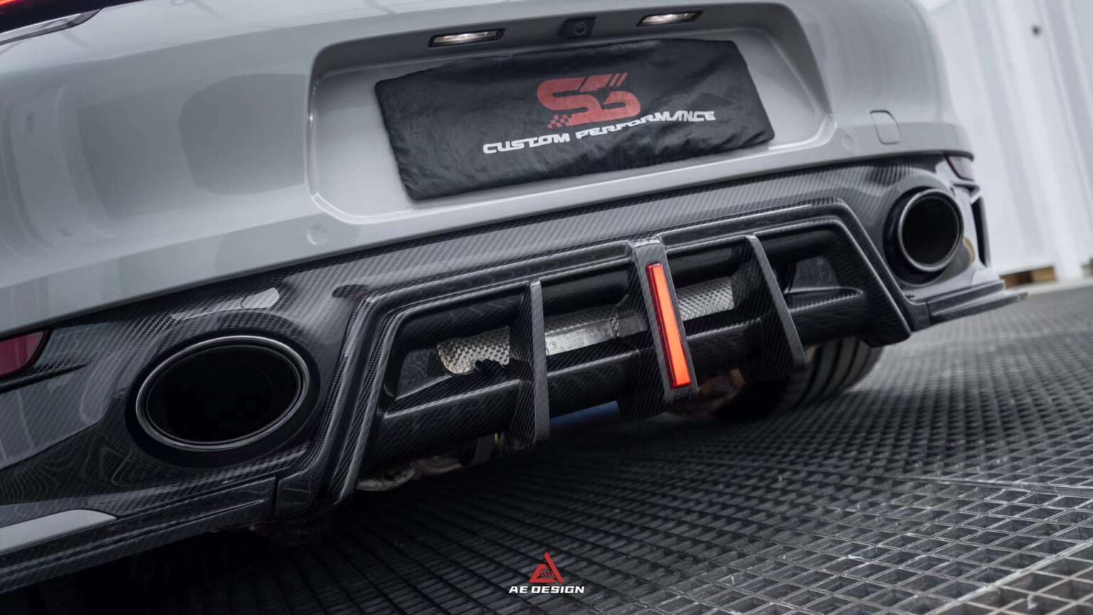 AE DESIGN - PORSCHE CARRERA 911 992 DRY CARBON FIBRE LED REAR DIFFUSER ...